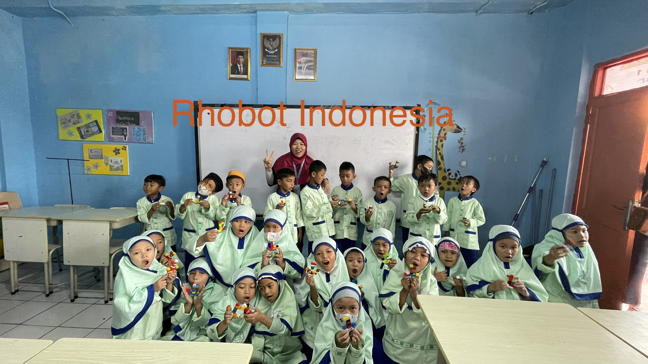 Rhobot Indonesia at SD LABSCHOOL ISTEC KOTA BEKASI – Rhobot.Id